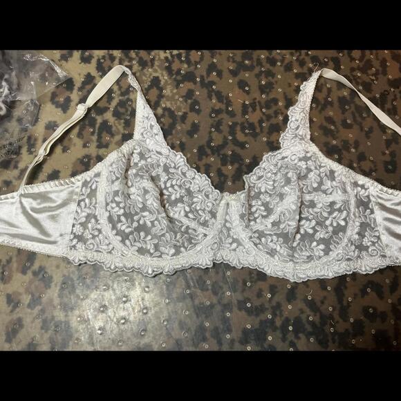 Intimates & Sleepwear | 38d Frilly Embroidery Bra Underwire | Poshmark